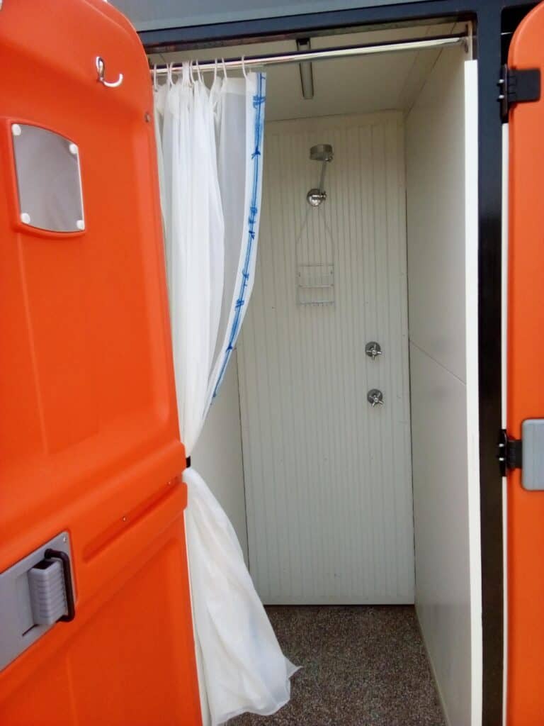 Hygienic Single Showers For Hire In Toowoomba - Quipco